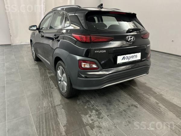 Pelēks Hyundai Kona 2020 Rīga, ar dzinēja tilpumu 0.00 L un nobraukumu 134 tūkst. km par 18990 €, foto 3 vietnē AUTOMOTO.COM.LV
