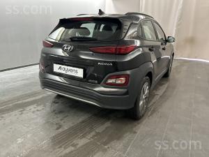 Grey Hyundai Kona 2020 in Riga, with an engine capacity of 0.00 L and mileage of 134 thousand km for 18990 €, photo 4 on AUTOMOTO.COM.LV