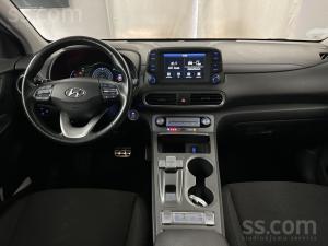 Grey Hyundai Kona 2020 in Riga, with an engine capacity of 0.00 L and mileage of 134 thousand km for 18990 €, photo 6 on AUTOMOTO.COM.LV