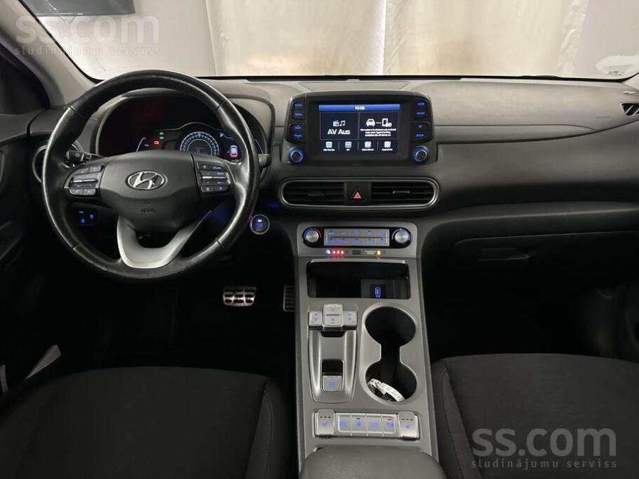 Grey Hyundai Kona 2020 in Riga, with an engine capacity of 0.00 L and mileage of 134 thousand km for 18990 €, photo 6 on AUTOMOTO.COM.LV