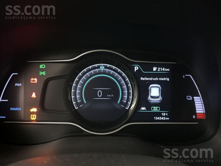 Grey Hyundai Kona 2020 in Riga, with an engine capacity of 0.00 L and mileage of 134 thousand km for 18990 €, photo 10 on AUTOMOTO.COM.LV