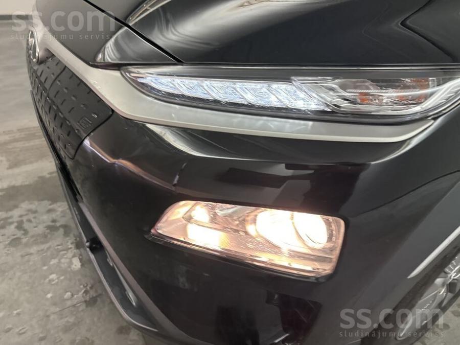 Grey Hyundai Kona 2020 in Riga, with an engine capacity of 0.00 L and mileage of 134 thousand km for 18990 €, photo 12 on AUTOMOTO.COM.LV