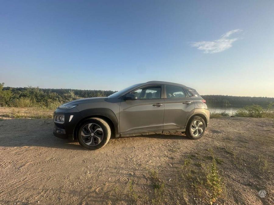 Pelēks Hyundai Kona 2020 Kauņa, ar dzinēja tilpumu 1.60 L un nobraukumu 88 tūkst. km par 13800 €, foto 3 vietnē AUTOMOTO.COM.LV