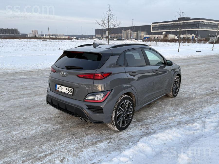 Grey Hyundai Kona 2021 in Riga, with an engine capacity of 1.60 L and mileage of 55 thousand km for 19800 €, photo 5 on AUTOMOTO.COM.LV