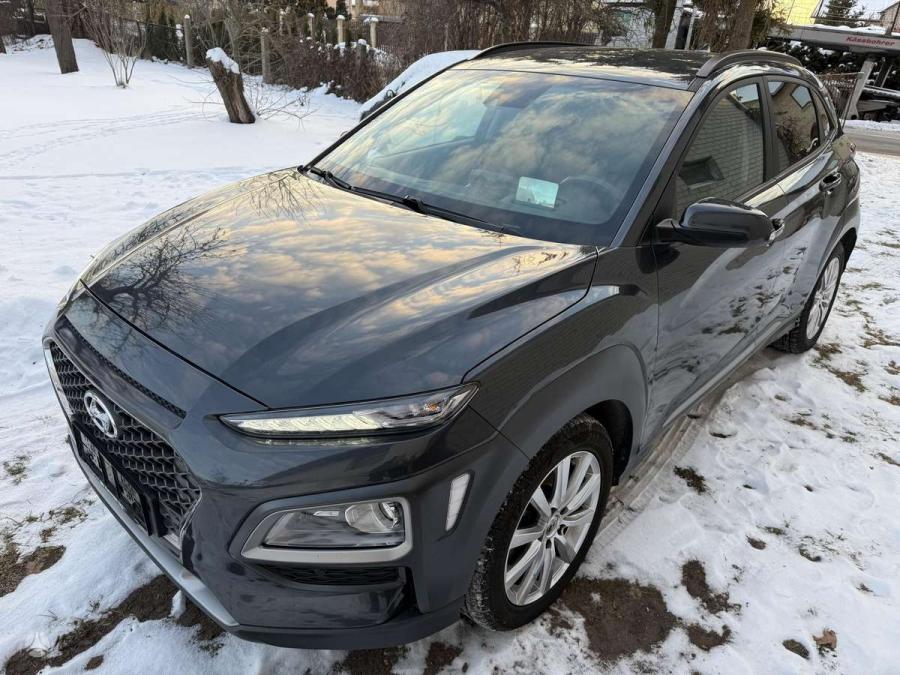 Pelēks Hyundai Kona 2021 Panevēža, ar dzinēja tilpumu 1.59 L un nobraukumu 56 tūkst. km par 12300 €, foto 2 vietnē AUTOMOTO.COM.LV