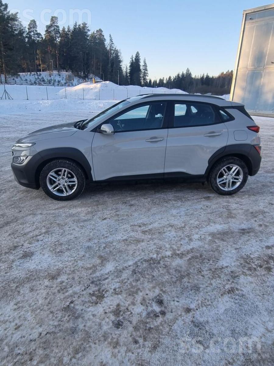 Grey Hyundai Kona 2021 in Ogre, with an engine capacity of 1.00 L and mileage of 57 thousand km for 14300 €, photo 2 on AUTOMOTO.COM.LV
