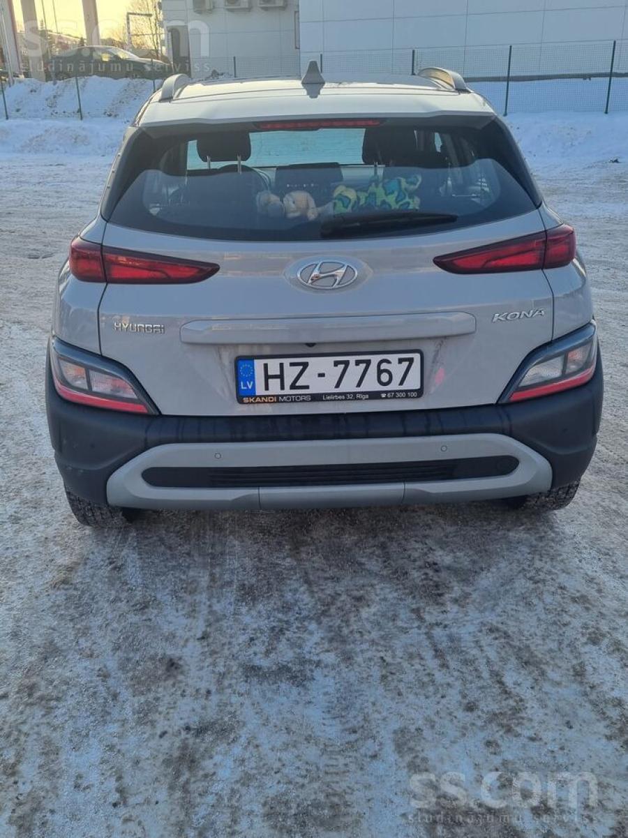 Grey Hyundai Kona 2021 in Ogre, with an engine capacity of 1.00 L and mileage of 57 thousand km for 14300 €, photo 5 on AUTOMOTO.COM.LV