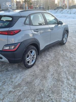 Grey Hyundai Kona 2021 in Ogre, with an engine capacity of 1.00 L and mileage of 57 thousand km for 14300 €, photo 6 on AUTOMOTO.COM.LV