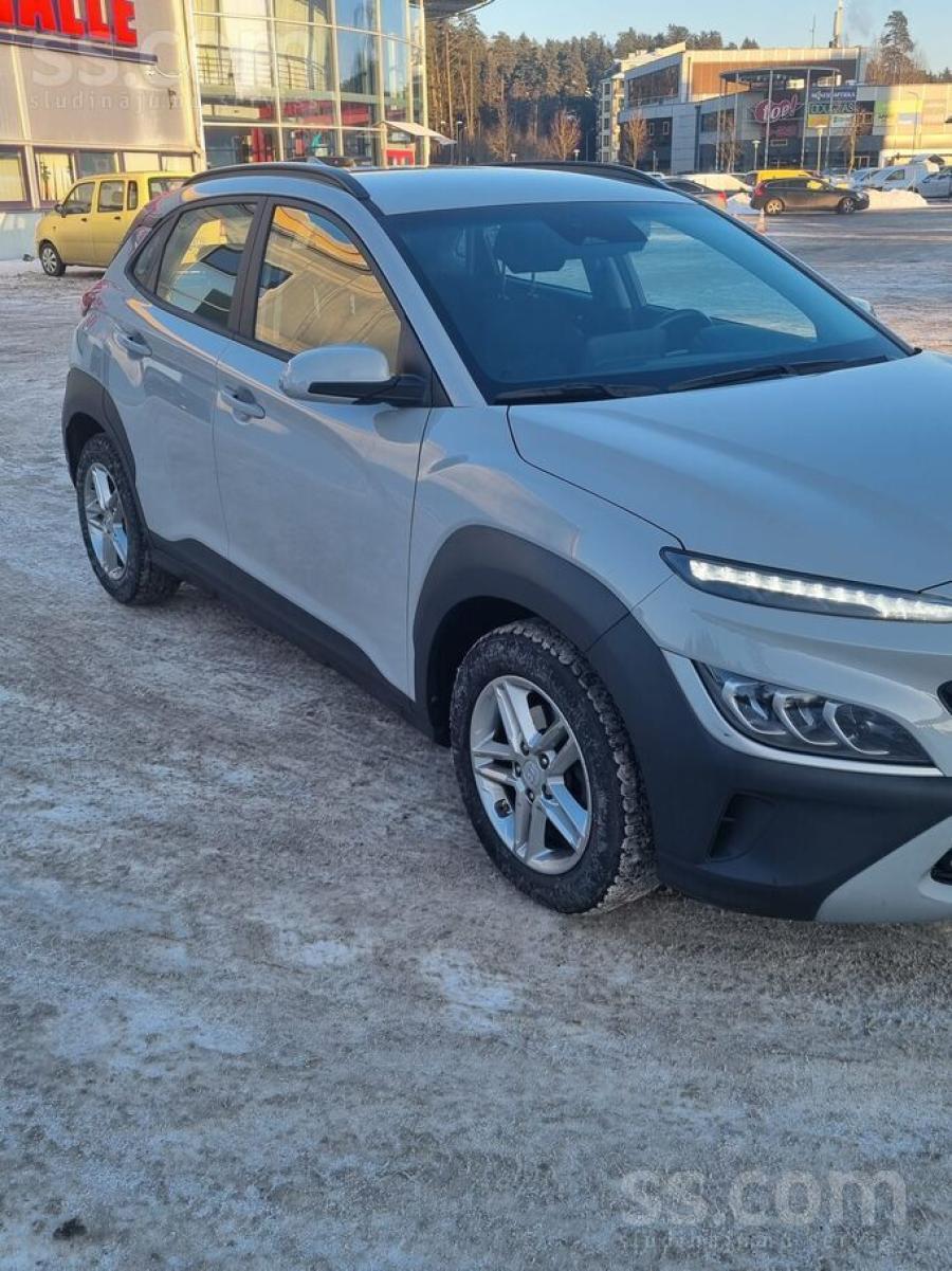 Grey Hyundai Kona 2021 in Ogre, with an engine capacity of 1.00 L and mileage of 57 thousand km for 14300 €, photo 7 on AUTOMOTO.COM.LV