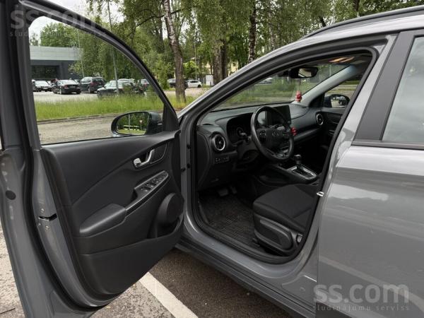 Pelēks Hyundai Kona 2021 Rīga, ar dzinēja tilpumu 1.00 L un nobraukumu 76 tūkst. km par 14300 €, foto 6 vietnē AUTOMOTO.COM.LV