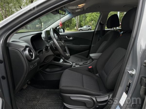 Pelēks Hyundai Kona 2021 Rīga, ar dzinēja tilpumu 1.00 L un nobraukumu 76 tūkst. km par 14300 €, foto 7 vietnē AUTOMOTO.COM.LV