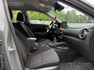 Pelēks Hyundai Kona 2021 Rīga, ar dzinēja tilpumu 1.00 L un nobraukumu 76 tūkst. km par 14300 €, foto 10 vietnē AUTOMOTO.COM.LV