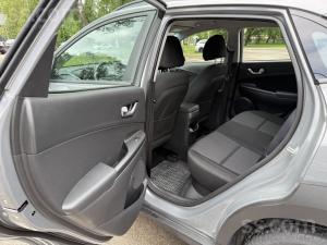 Pelēks Hyundai Kona 2021 Rīga, ar dzinēja tilpumu 1.00 L un nobraukumu 76 tūkst. km par 14300 €, foto 13 vietnē AUTOMOTO.COM.LV