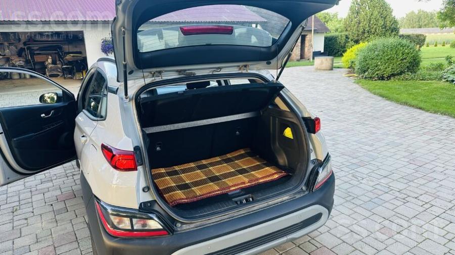 Grey Hyundai Kona 2021 in Riga, with an engine capacity of 1.00 L and mileage of 57 thousand km for 14550 €, photo 18 on AUTOMOTO.COM.LV