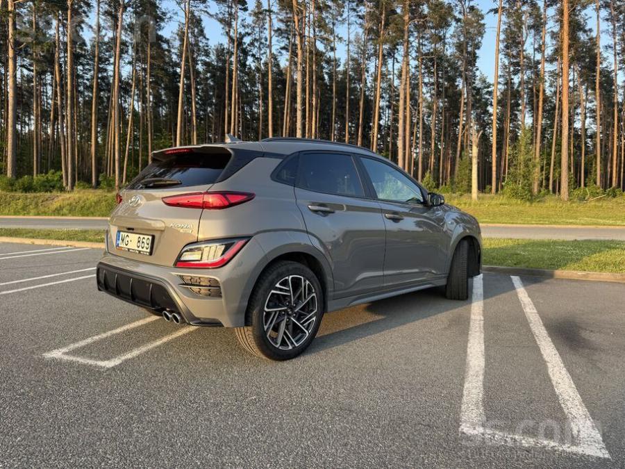 Pelēks Hyundai Kona 2021 Rīga, ar dzinēja tilpumu 1.60 L un nobraukumu 55 tūkst. km par 17500 €, foto 4 vietnē AUTOMOTO.COM.LV