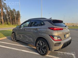 Pelēks Hyundai Kona 2021 Rīga, ar dzinēja tilpumu 1.60 L un nobraukumu 55 tūkst. km par 17500 €, foto 5 vietnē AUTOMOTO.COM.LV