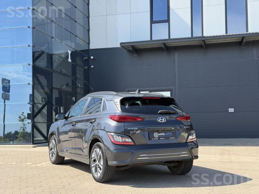 Pelēks Hyundai Kona 2021 Rīga, ar dzinēja tilpumu 0.00 L un nobraukumu 38 tūkst. km par 19500 €, foto 6 vietnē AUTOMOTO.COM.LV