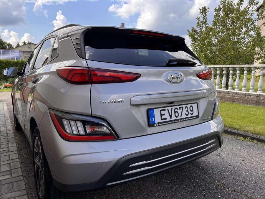 Grey Hyundai Kona 2021 in Vilnius, with an engine capacity of 0.00 L and mileage of 117 thousand km for 19999 €, photo 4 on AUTOMOTO.COM.LV