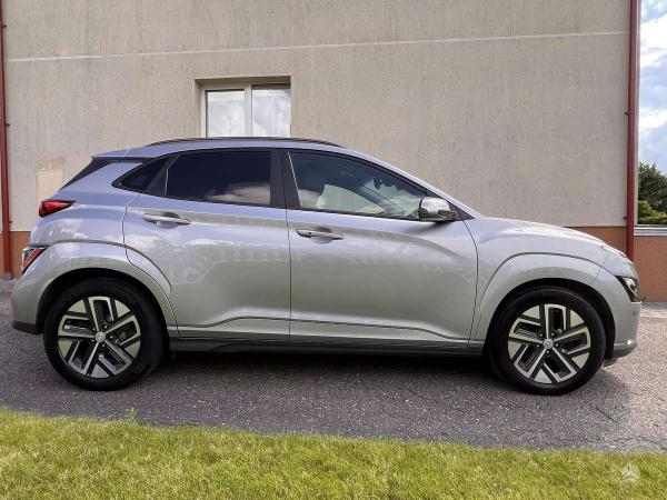 Grey Hyundai Kona 2021 in Vilnius, with an engine capacity of 0.00 L and mileage of 117 thousand km for 19999 €, photo 6 on AUTOMOTO.COM.LV
