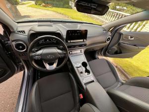 Grey Hyundai Kona 2021 in Vilnius, with an engine capacity of 0.00 L and mileage of 117 thousand km for 19999 €, photo 11 on AUTOMOTO.COM.LV