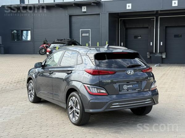 Pelēks Hyundai Kona 2021 Rīga, ar dzinēja tilpumu 0.00 L un nobraukumu 63 tūkst. km par 18900 €, foto 4 vietnē AUTOMOTO.COM.LV