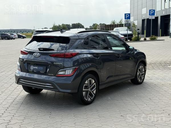 Pelēks Hyundai Kona 2021 Rīga, ar dzinēja tilpumu 0.00 L un nobraukumu 63 tūkst. km par 18900 €, foto 6 vietnē AUTOMOTO.COM.LV