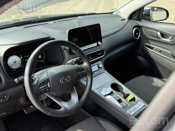 Pelēks Hyundai Kona 2021 Rīga, ar dzinēja tilpumu 0.00 L un nobraukumu 63 tūkst. km par 18900 €, foto 7 vietnē AUTOMOTO.COM.LV
