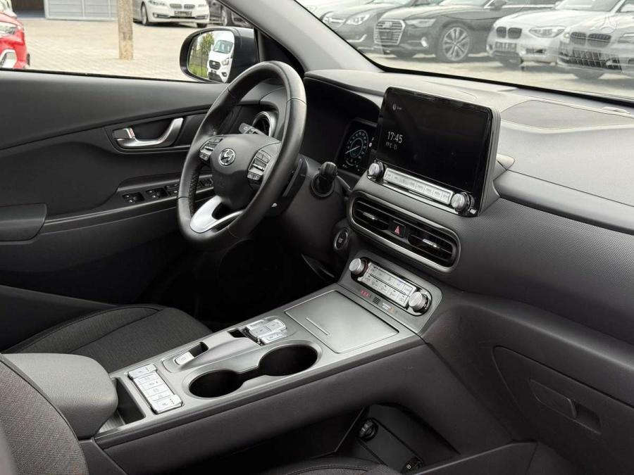 Pelēks Hyundai Kona 2021 Marijampole, ar dzinēja tilpumu 0.00 L un nobraukumu 75 tūkst. km par 19900 €, foto 11 vietnē AUTOMOTO.COM.LV