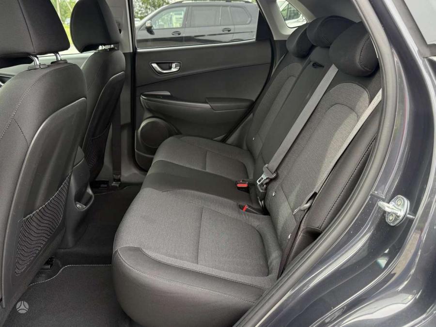 Pelēks Hyundai Kona 2021 Marijampole, ar dzinēja tilpumu 0.00 L un nobraukumu 75 tūkst. km par 19900 €, foto 22 vietnē AUTOMOTO.COM.LV