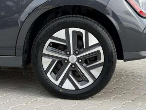 Pelēks Hyundai Kona 2021 Marijampole, ar dzinēja tilpumu 0.00 L un nobraukumu 75 tūkst. km par 19900 €, foto 24 vietnē AUTOMOTO.COM.LV