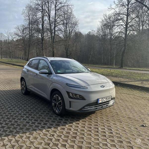 Hyundai Kona 2021 Viļņa vietnē Pelēks Hyundai Kona 2021 Viļņa, ar dzinēja tilpumu 0.00 L un nobraukumu 45 tūkst. km par 20500 €, foto 3 vietnē AUTOMOTO.COM.LV