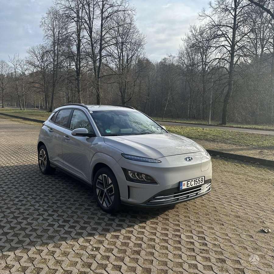 Grey Hyundai Kona 2021 in Vilnius, with an engine capacity of 0.00 L and mileage of 45 thousand km for 20500 €, photo 3 on AUTOMOTO.COM.LV