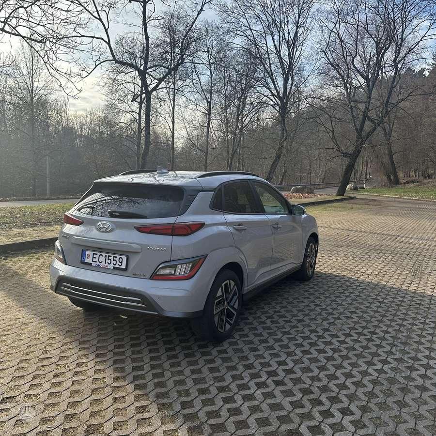 Grey Hyundai Kona 2021 in Vilnius, with an engine capacity of 0.00 L and mileage of 45 thousand km for 20500 €, photo 4 on AUTOMOTO.COM.LV