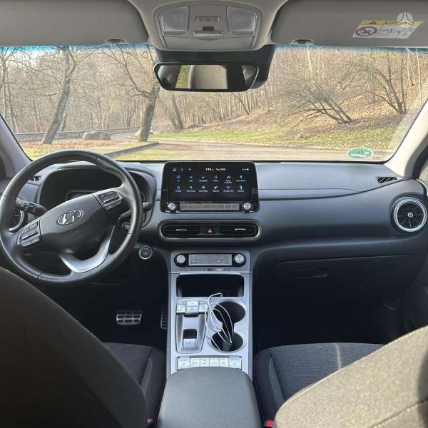Hyundai Kona 2021 Viļņa vietnē Pelēks Hyundai Kona 2021 Viļņa, ar dzinēja tilpumu 0.00 L un nobraukumu 45 tūkst. km par 20500 €, foto 6 vietnē AUTOMOTO.COM.LV