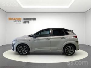 Grey Hyundai Kona 2021 in Riga, with an engine capacity of 1.60 L and mileage of 84 thousand km for 16490 €, photo 4 on AUTOMOTO.COM.LV