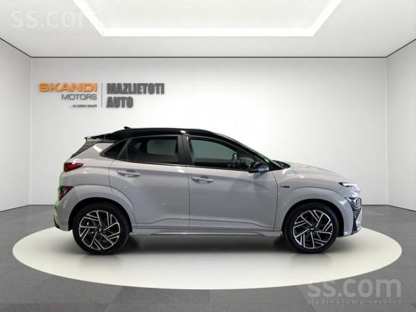Grey Hyundai Kona 2021 in Riga, with an engine capacity of 1.60 L and mileage of 84 thousand km for 16490 €, photo 8 on AUTOMOTO.COM.LV