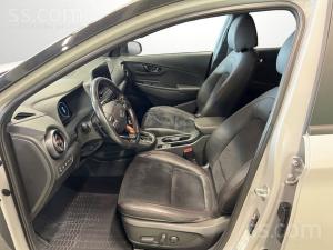 Grey Hyundai Kona 2021 in Riga, with an engine capacity of 1.60 L and mileage of 84 thousand km for 16490 €, photo 10 on AUTOMOTO.COM.LV