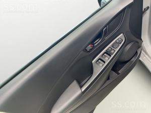 Grey Hyundai Kona 2021 in Riga, with an engine capacity of 1.60 L and mileage of 84 thousand km for 16490 €, photo 13 on AUTOMOTO.COM.LV