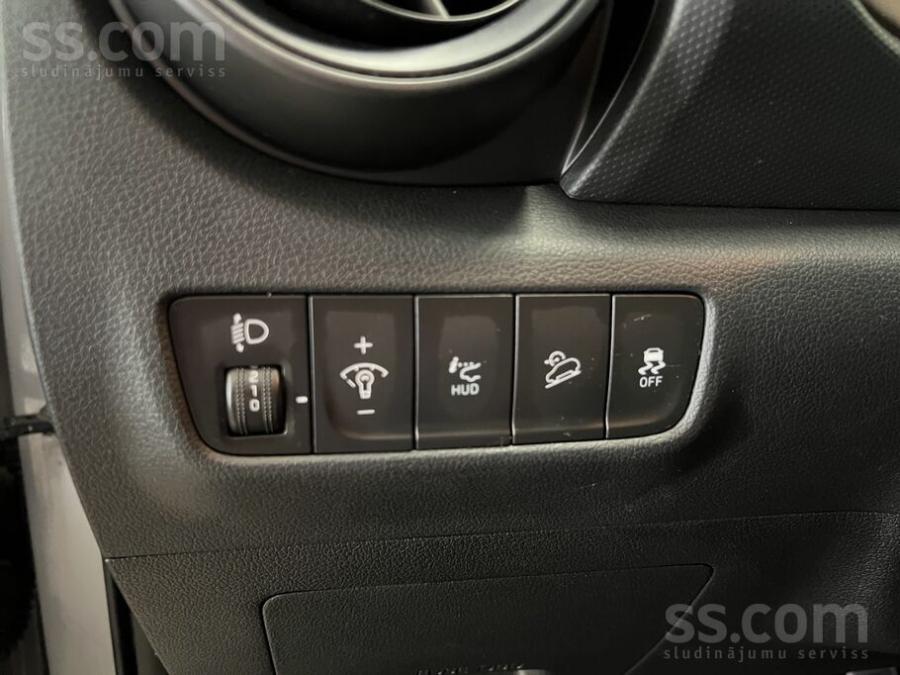 Grey Hyundai Kona 2021 in Riga, with an engine capacity of 1.60 L and mileage of 84 thousand km for 16490 €, photo 16 on AUTOMOTO.COM.LV