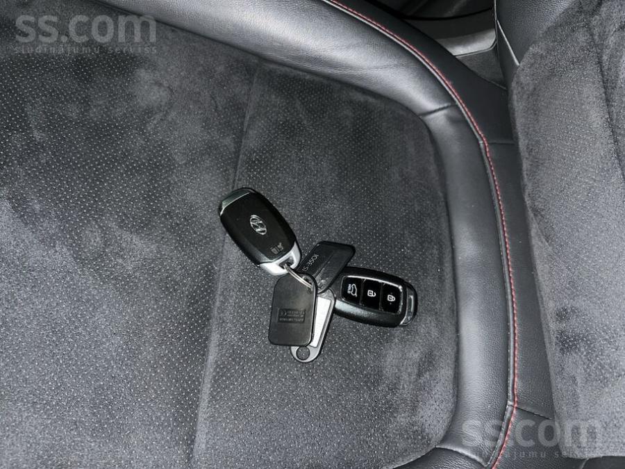 Grey Hyundai Kona 2021 in Riga, with an engine capacity of 1.60 L and mileage of 84 thousand km for 16490 €, photo 22 on AUTOMOTO.COM.LV