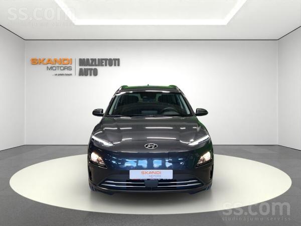 Pelēks Hyundai Kona 2021 Rīga, ar dzinēja tilpumu 1.00 L un nobraukumu 37 tūkst. km par 20990 €, foto 3 vietnē AUTOMOTO.COM.LV