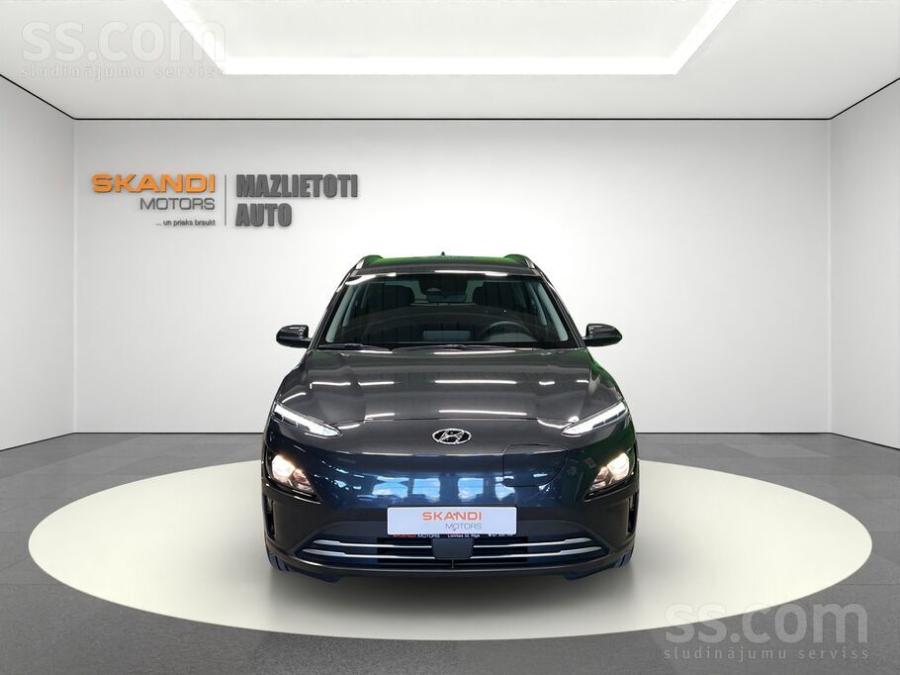 Pelēks Hyundai Kona 2021 Rīga, ar dzinēja tilpumu 1.00 L un nobraukumu 37 tūkst. km par 20990 €, foto 3 vietnē AUTOMOTO.COM.LV