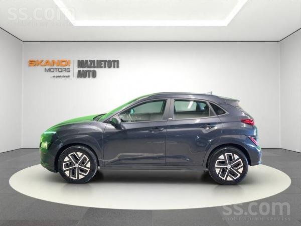 Pelēks Hyundai Kona 2021 Rīga, ar dzinēja tilpumu 1.00 L un nobraukumu 37 tūkst. km par 20990 €, foto 4 vietnē AUTOMOTO.COM.LV