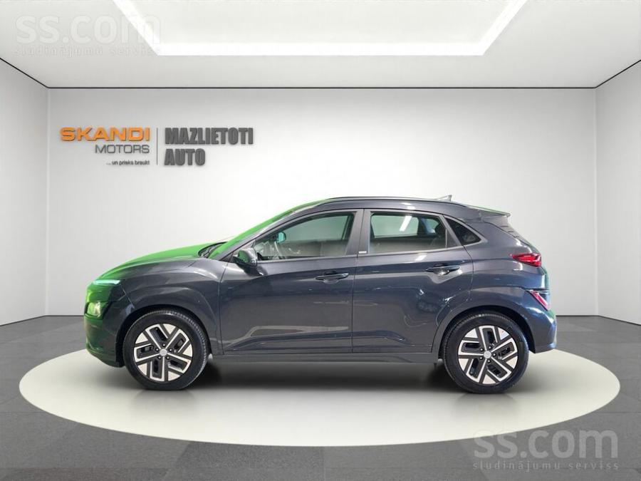 Pelēks Hyundai Kona 2021 Rīga, ar dzinēja tilpumu 1.00 L un nobraukumu 37 tūkst. km par 20990 €, foto 4 vietnē AUTOMOTO.COM.LV