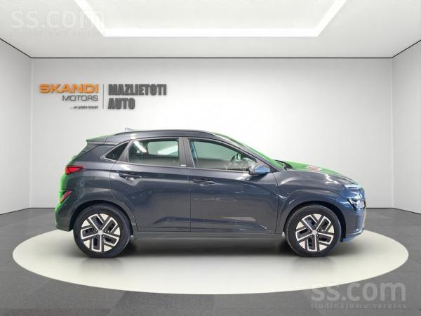 Pelēks Hyundai Kona 2021 Rīga, ar dzinēja tilpumu 1.00 L un nobraukumu 37 tūkst. km par 20990 €, foto 8 vietnē AUTOMOTO.COM.LV