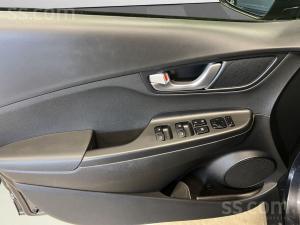 Pelēks Hyundai Kona 2021 Rīga, ar dzinēja tilpumu 1.00 L un nobraukumu 37 tūkst. km par 20990 €, foto 14 vietnē AUTOMOTO.COM.LV
