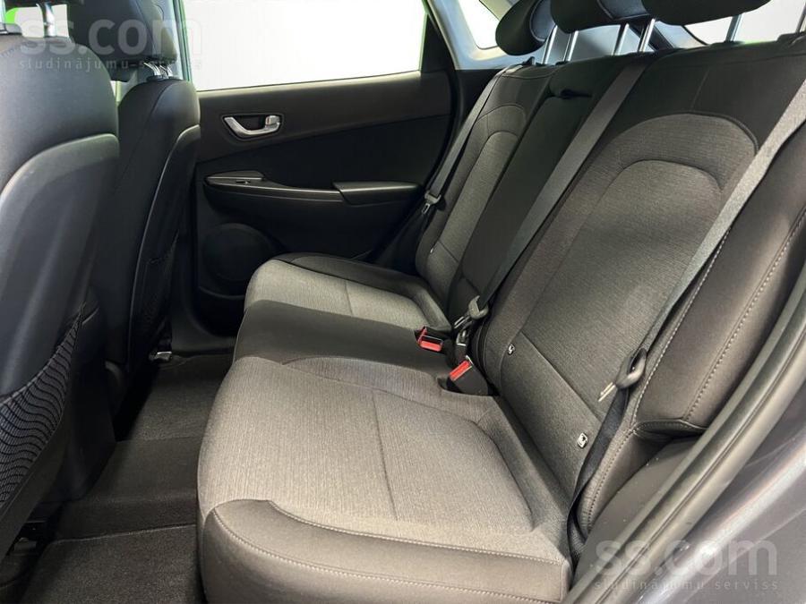 Pelēks Hyundai Kona 2021 Rīga, ar dzinēja tilpumu 1.00 L un nobraukumu 37 tūkst. km par 20990 €, foto 15 vietnē AUTOMOTO.COM.LV