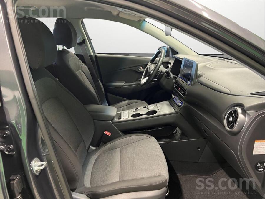 Pelēks Hyundai Kona 2021 Rīga, ar dzinēja tilpumu 1.00 L un nobraukumu 37 tūkst. km par 20990 €, foto 19 vietnē AUTOMOTO.COM.LV