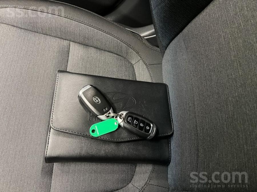 Pelēks Hyundai Kona 2021 Rīga, ar dzinēja tilpumu 1.00 L un nobraukumu 37 tūkst. km par 20990 €, foto 21 vietnē AUTOMOTO.COM.LV