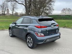 Grey Hyundai Kona 2022 in Riga, with an engine capacity of 1.00 L and mileage of 0 thousand km for 17250 €, photo 4 on AUTOMOTO.COM.LV